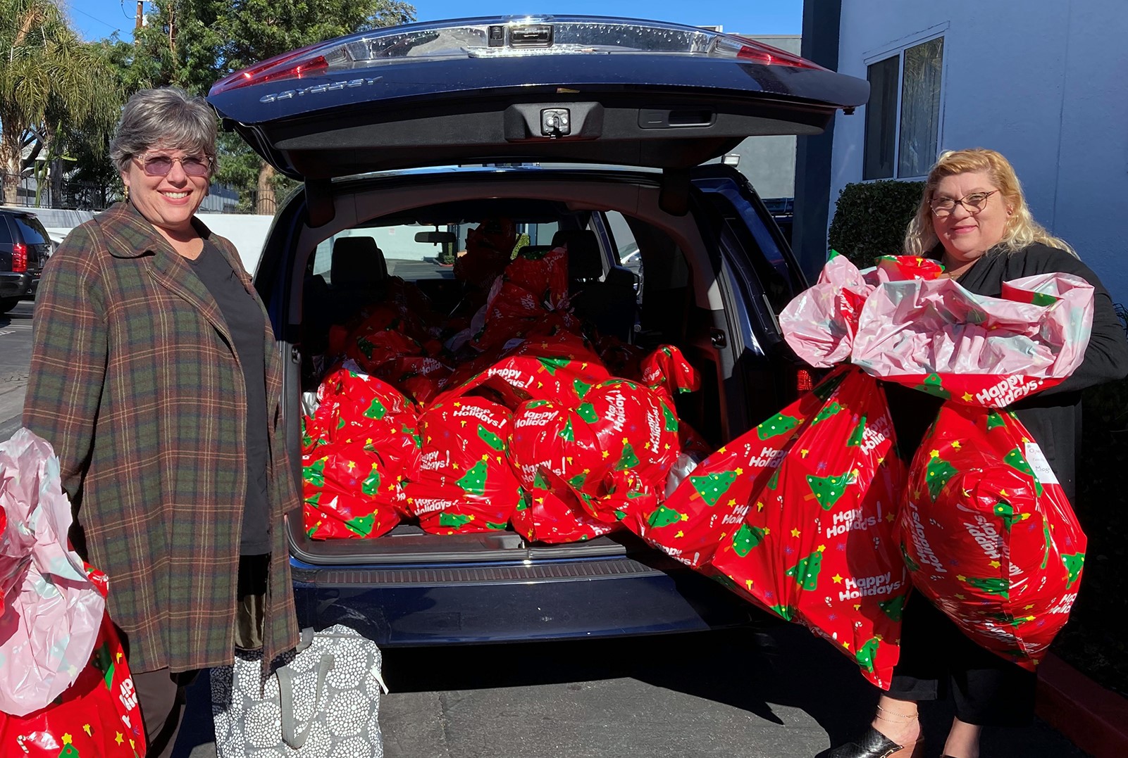 Members and the People They Serve Celebrate the Holidays with ...